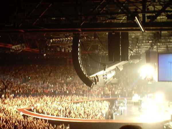 U2Station.com | Tours | Elevation - 2nd Leg - Europe | August 14, 2001 ...