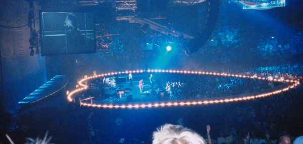 U2Station.com | Tours | Elevation - 2nd Leg - Europe | August 15, 2001 ...
